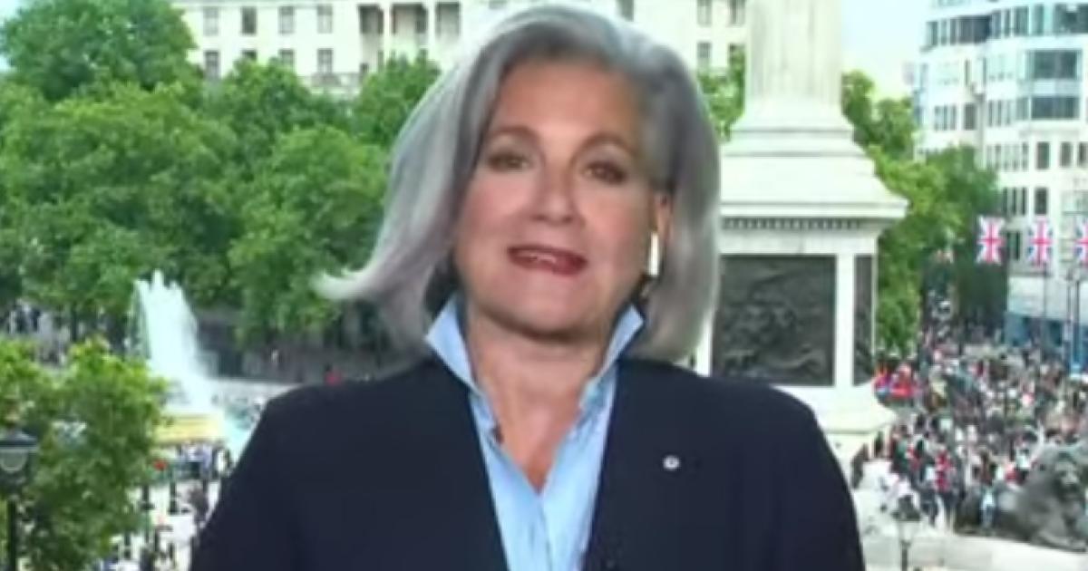 Smette di tingersi i capelli, la star dei tg canadese Lisa LaFlamme ...