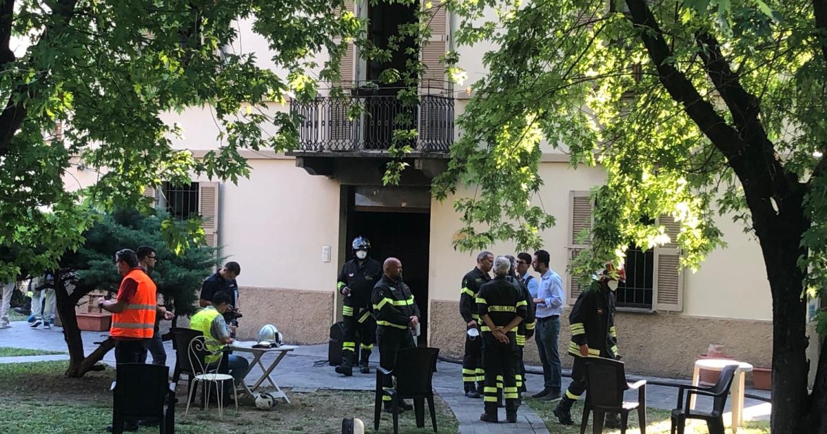 Tragedia all'alba in viale Tanara: morta una 62enne in un incendio alla ...