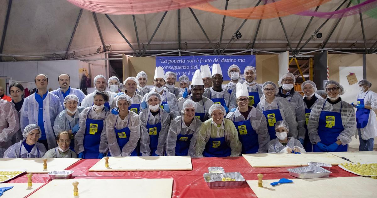 Parata di campioni, parata di chef tra piscine olimpioniche, campi di ...