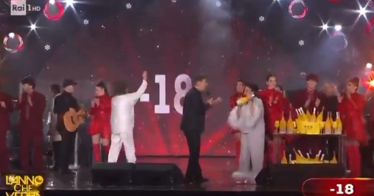 "Ho il microfono chiuso!". Le imprecazioni di Angelo Sotgiu in diretta ...