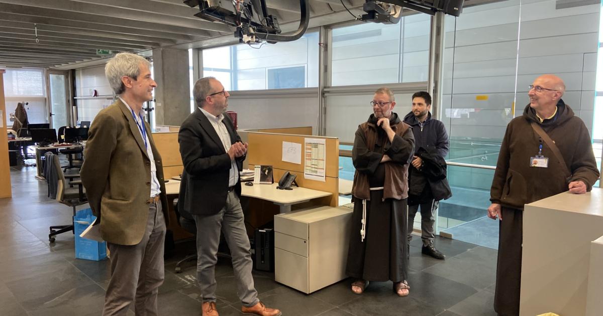 I frati francescani in visita alla Gazzetta di Parma - Gazzetta di Parma