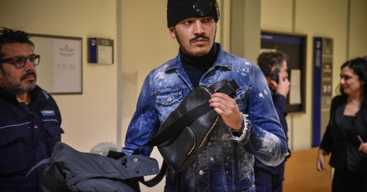 Con le spranghe davanti a una discoteca: a processo i trapper Baby Gang ...