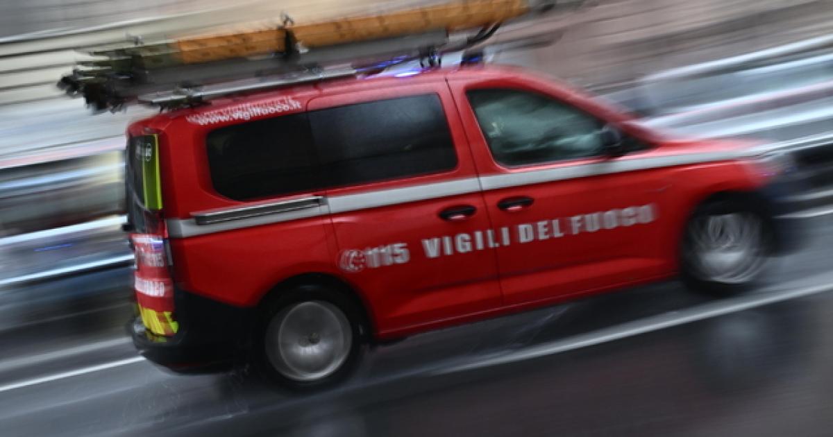 Incendio a Varano Melegari, va a fuoco una baracca - Gazzetta di Parma