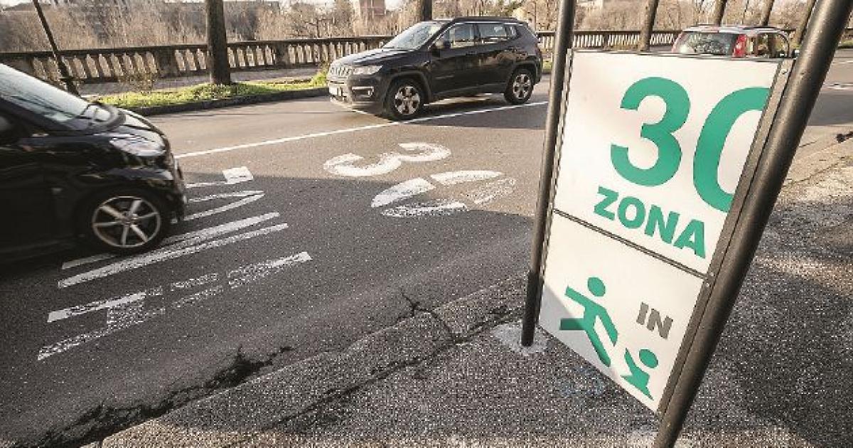 Zone 30, pro e contro «Salvano delle vite» «No a esagerazioni ...