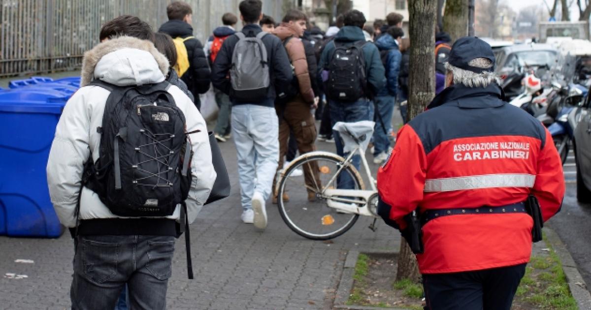Violenza nelle scuole, primo tavolo in Prefettura: «Più sorveglianza e più telecamere ...