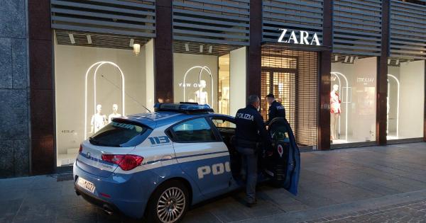 Tenta di rubare un paio di scarpe da Zara ma viene preso: 31enne ...