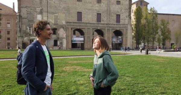 Martina Dell'Anna, la studentessa streamer da 372.000 follower su Tik ...