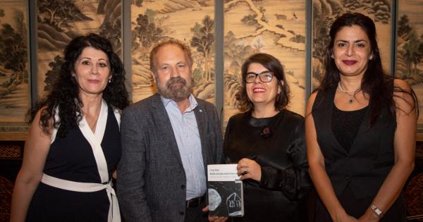 Visar Zhiti: la colpa di scrivere poesie invise al regime comunista ...