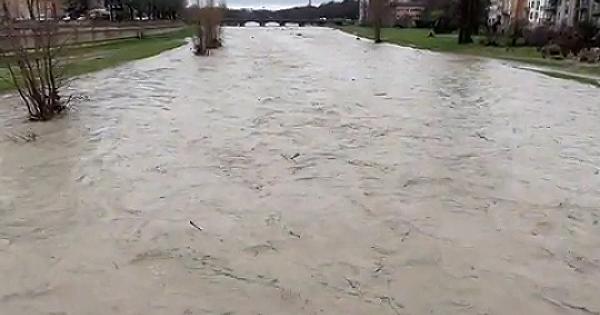 La Parma vista dal ponte di Mezzo: è quasi voladora - Video - Gazzetta ...