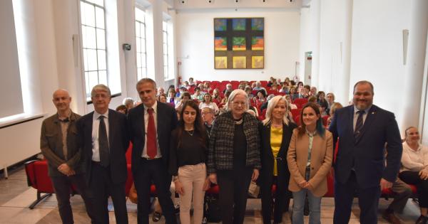 Assegnato a Gaia Tortora e Laura Ruggiero il premio giornalistico “Con ...