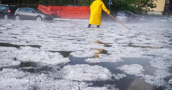 Bomba d'acqua (e grandine) su Forlì: le strade si sono trasformate in ...