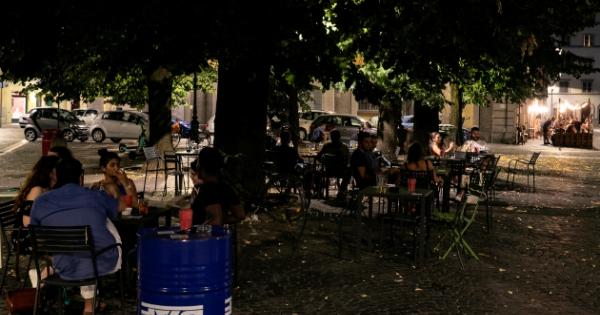 Piazzale Inzani, quelle notti ad altissimo volume - Gazzetta di Parma