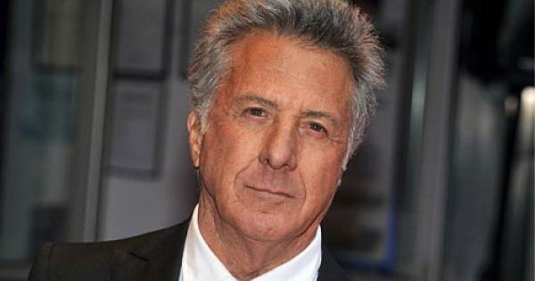Casting: folla per The Family di Peter Greenaway con Dustin Hoffman a ...