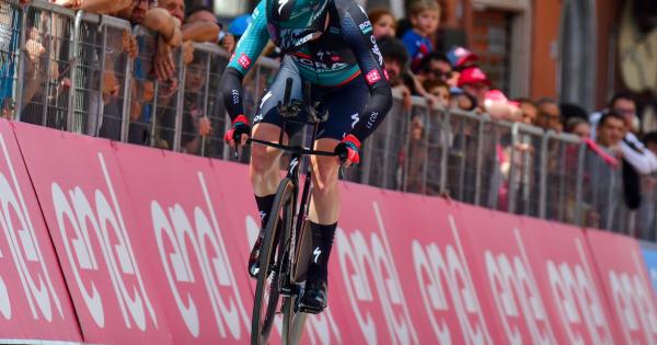 Giro d'Italia: Denz vince la dodicesima tappa, Thomas resta maglia rosa ...