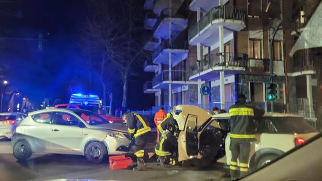 Schianto in serata in via Torelli (angolo via Anna Frank) - Gazzetta di ...