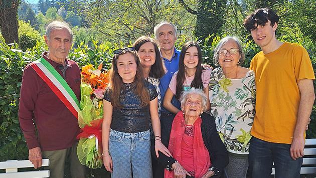 La comunità di Tizzano ha festeggiato i cento anni di Anna Maria ...