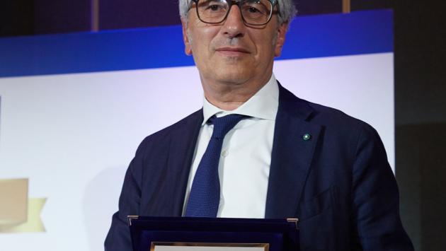 Mf Banking Awards: Giampiero Maioli è "Banchiere dell'anno" - Gazzetta ...