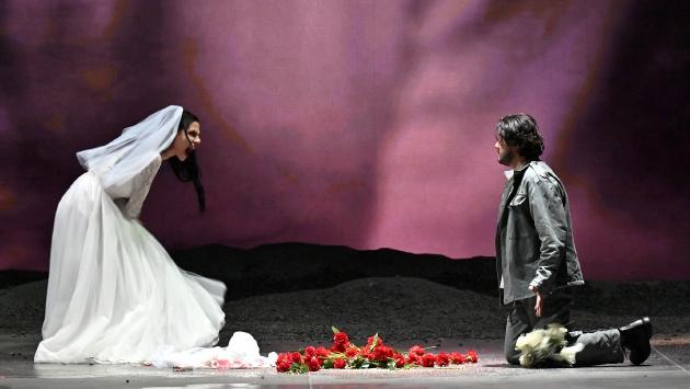 Regie d'opera: è giusto attualizzare? C'è chi dice no - Gazzetta di Parma